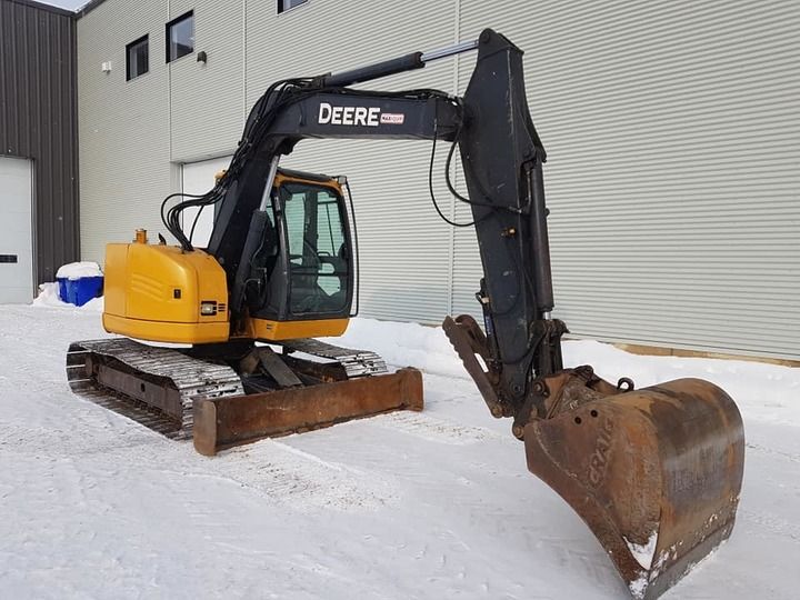 Pelle John Deere - 75G - De Location • Location Lauzon Amos Inc.